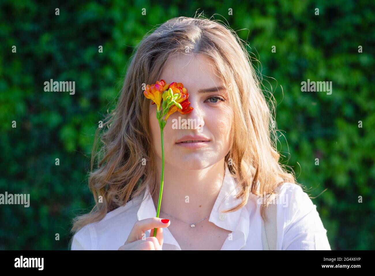 Eye of the flower hi-res stock photography and images - Alamy