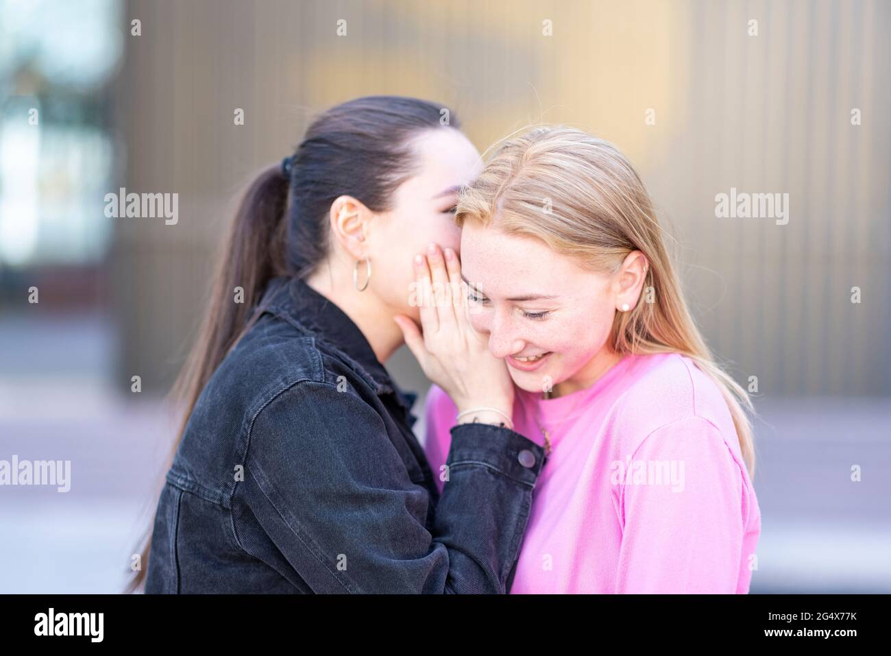 Gossiping hi-res stock photography and images - Alamy