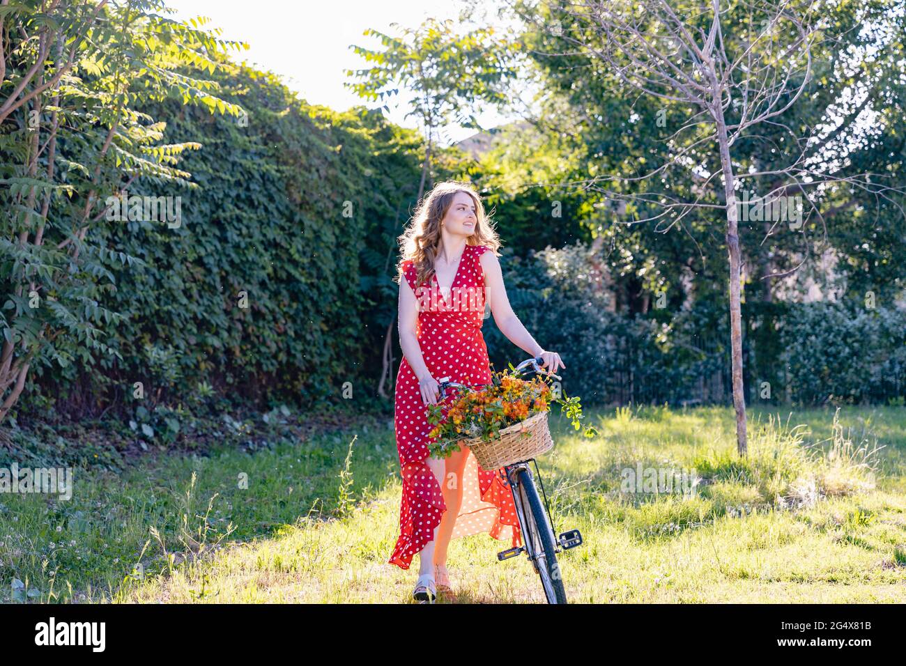 Creeping woman hi-res stock photography and images - Alamy