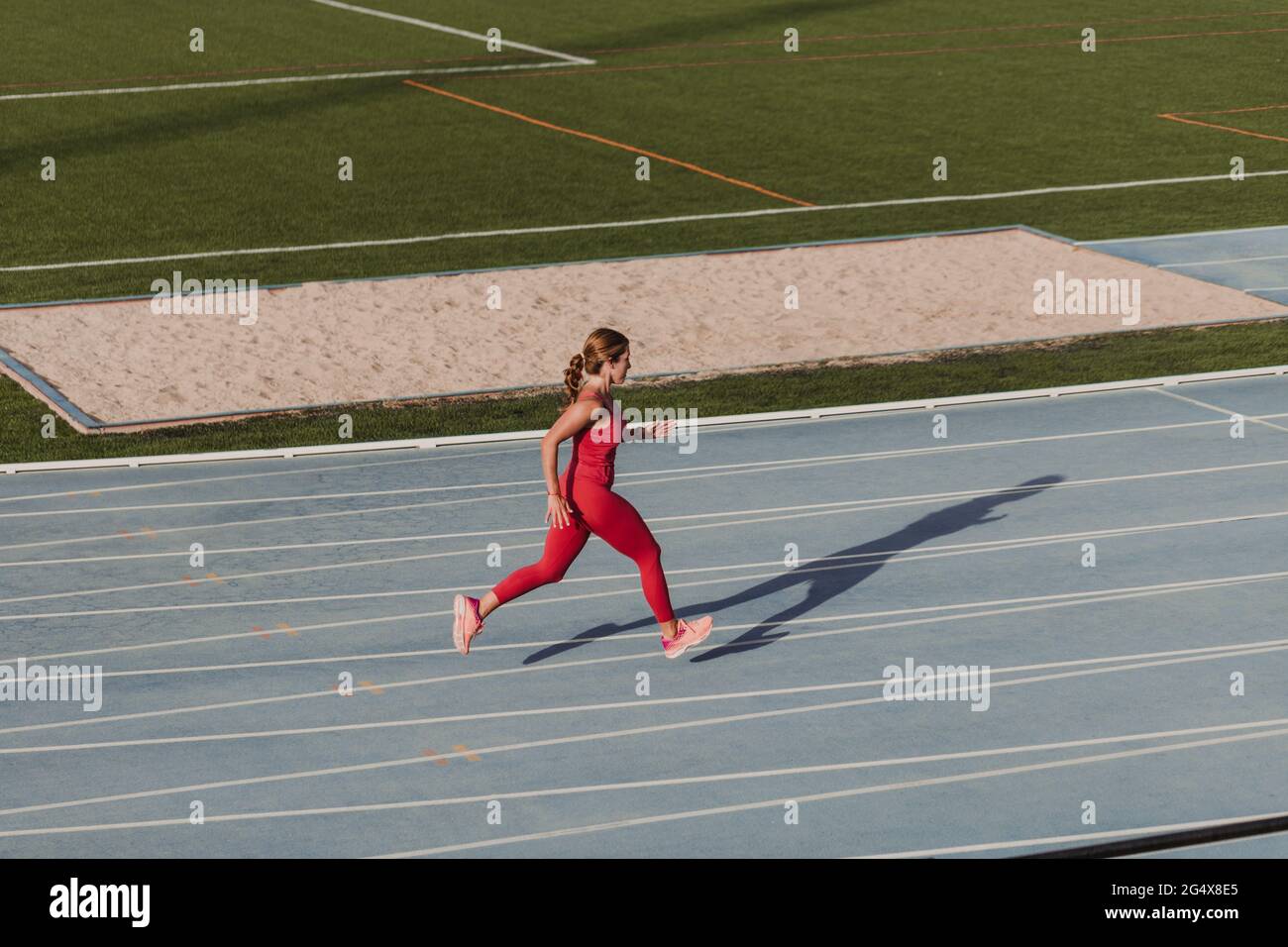 Stadium track view hi-res stock photography and images - Alamy