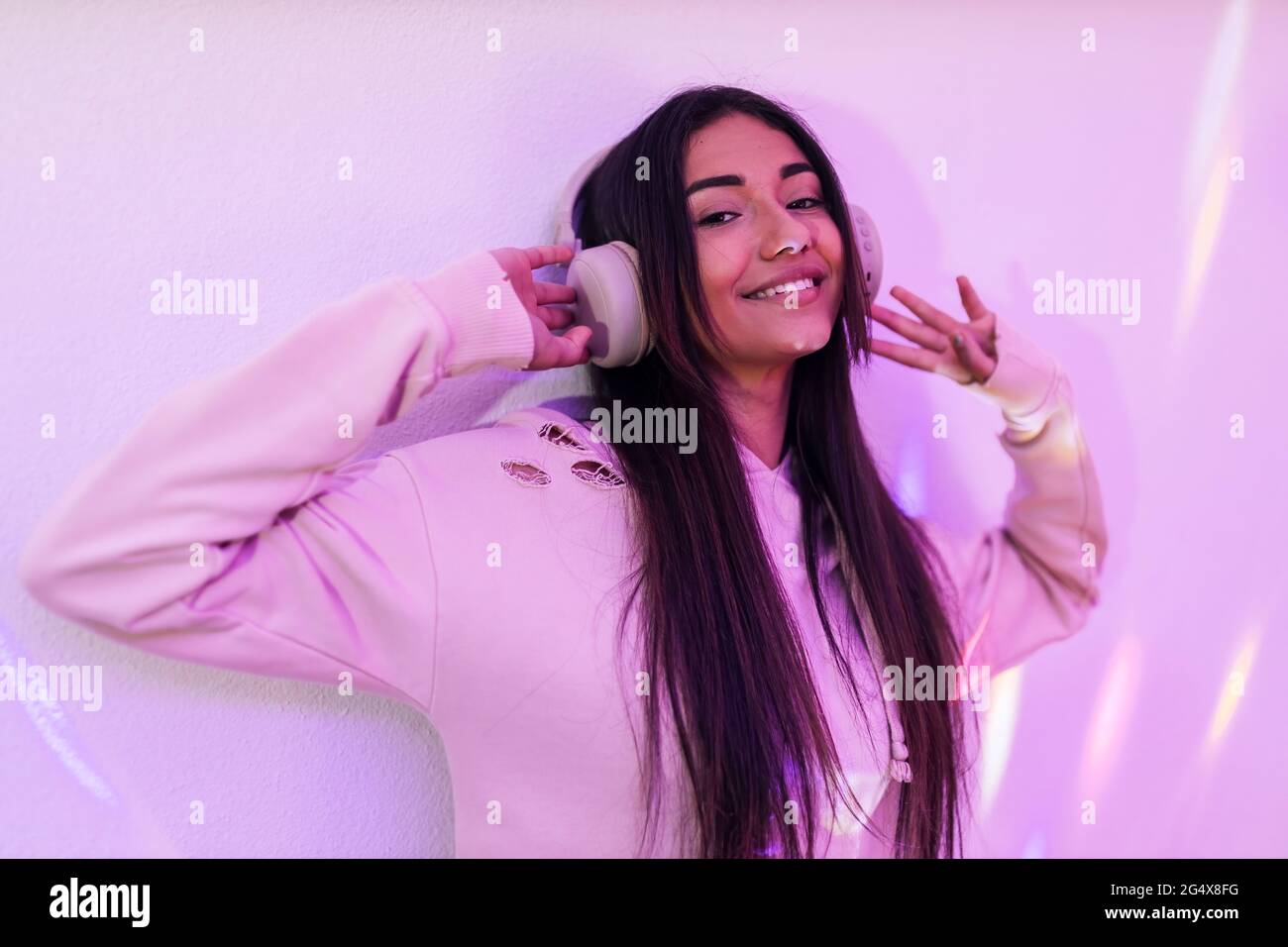 Beautiful young female singer in hi-res stock photography and images ...