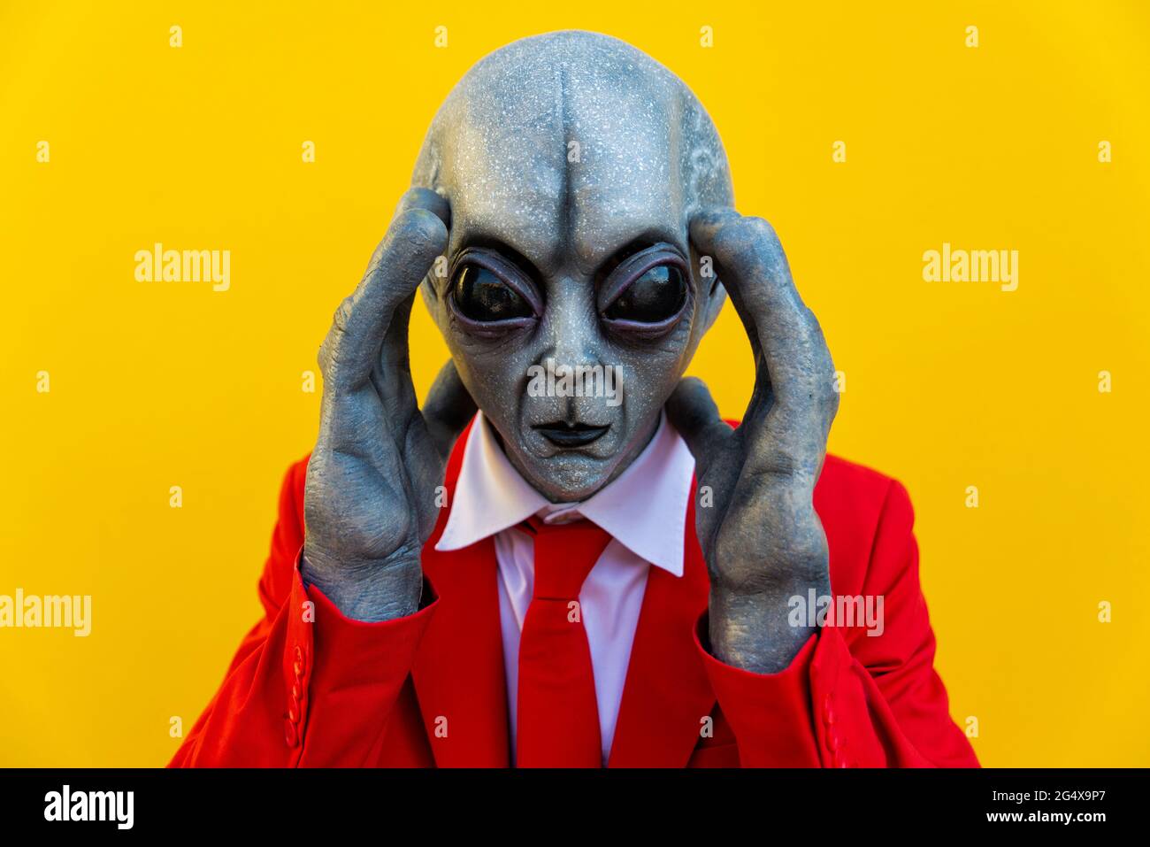 Man in suit red tie hi-res stock photography and images - Alamy