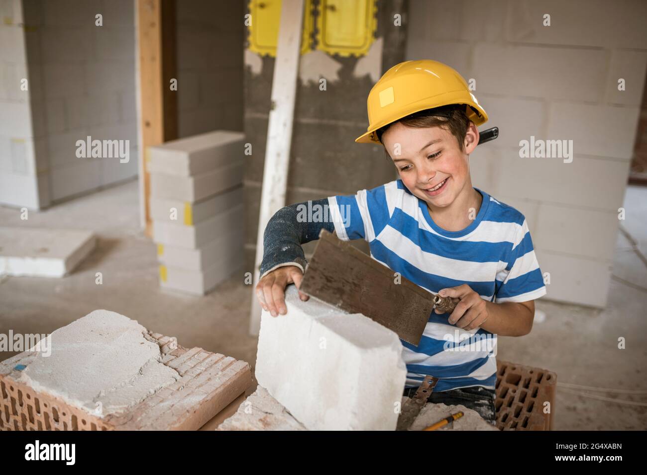 Boy 8 9 austria block hi-res stock photography and images - Alamy