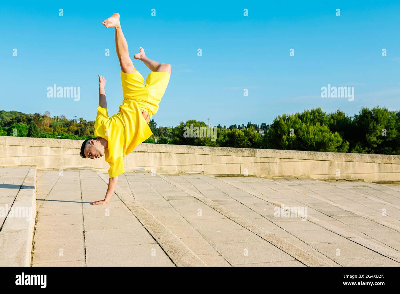 Dancing steps hi-res stock photography and images - Alamy