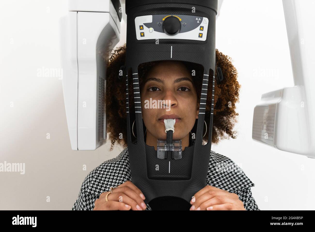 X ray in color hi-res stock photography and images - Alamy