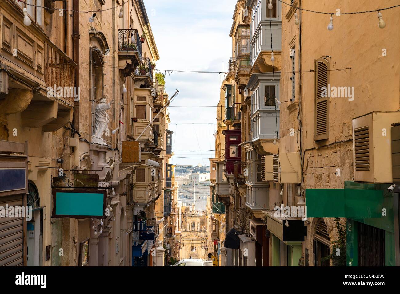 Alley of the balconies hi-res stock photography and images - Alamy