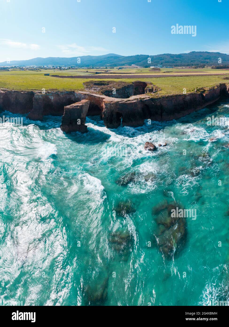 Cliffs at beach hi-res stock photography and images - Alamy