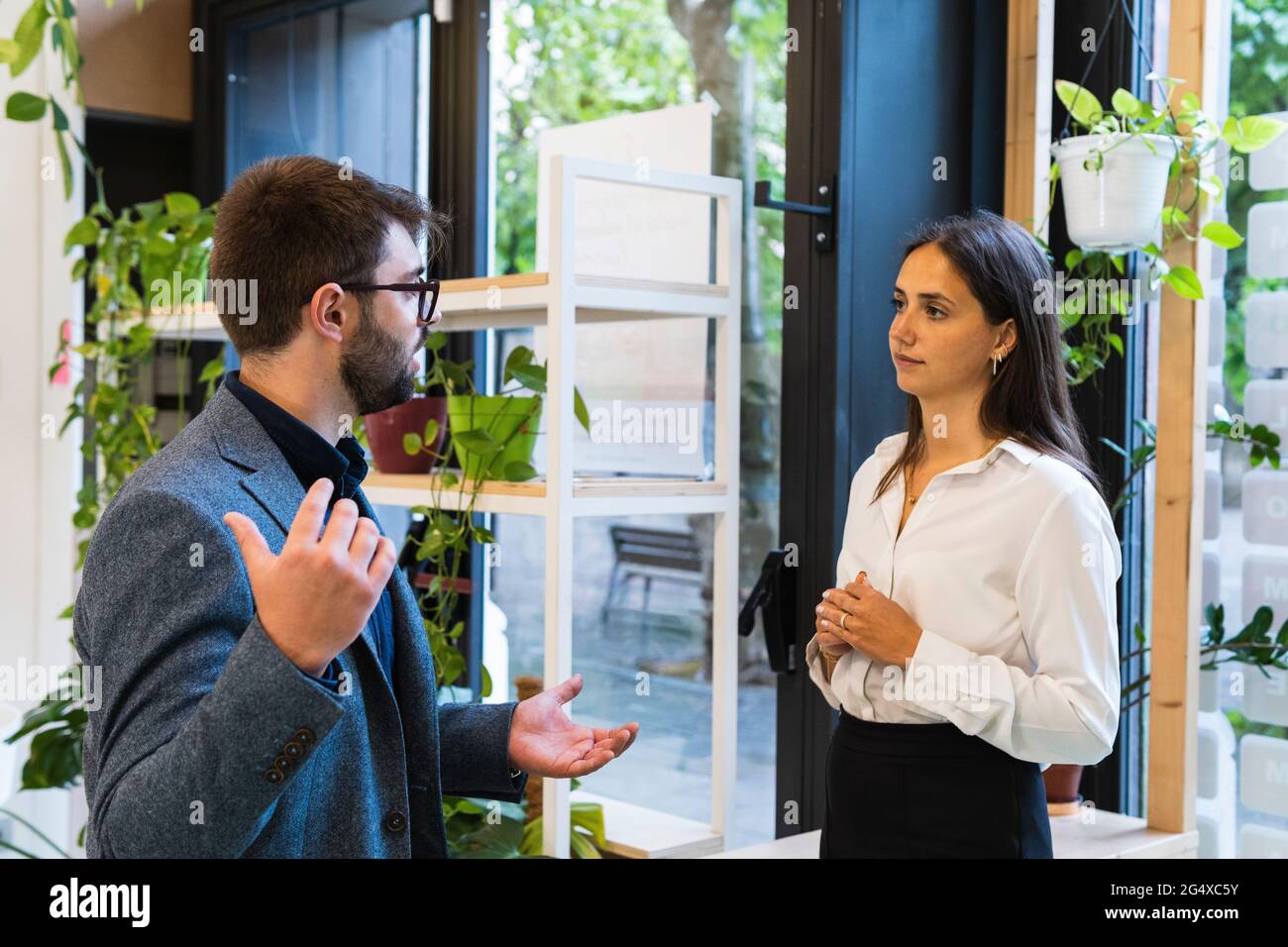 Female coworker hi-res stock photography and images - Alamy