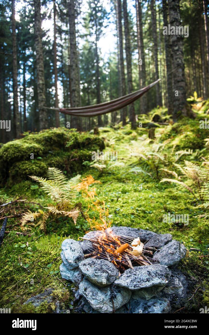 Campfire on stone hi-res stock photography and images - Alamy
