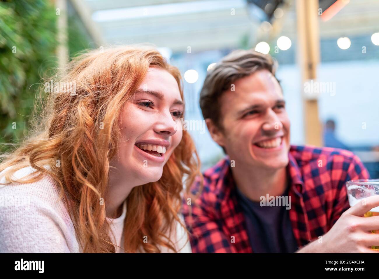 Pub couple beer food hi-res stock photography and images - Alamy