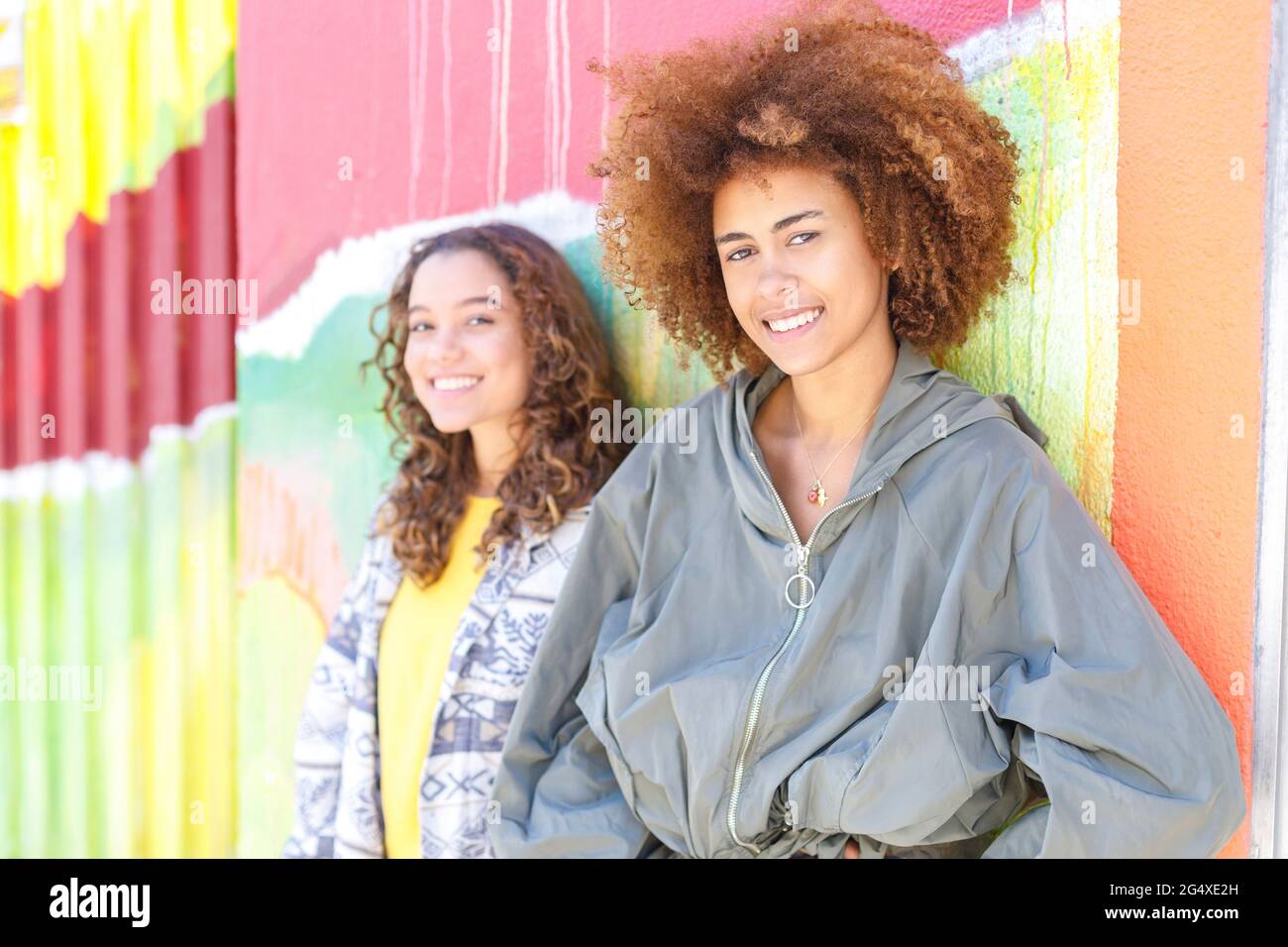 Multi ethnic friends mural hi-res stock photography and images - Alamy
