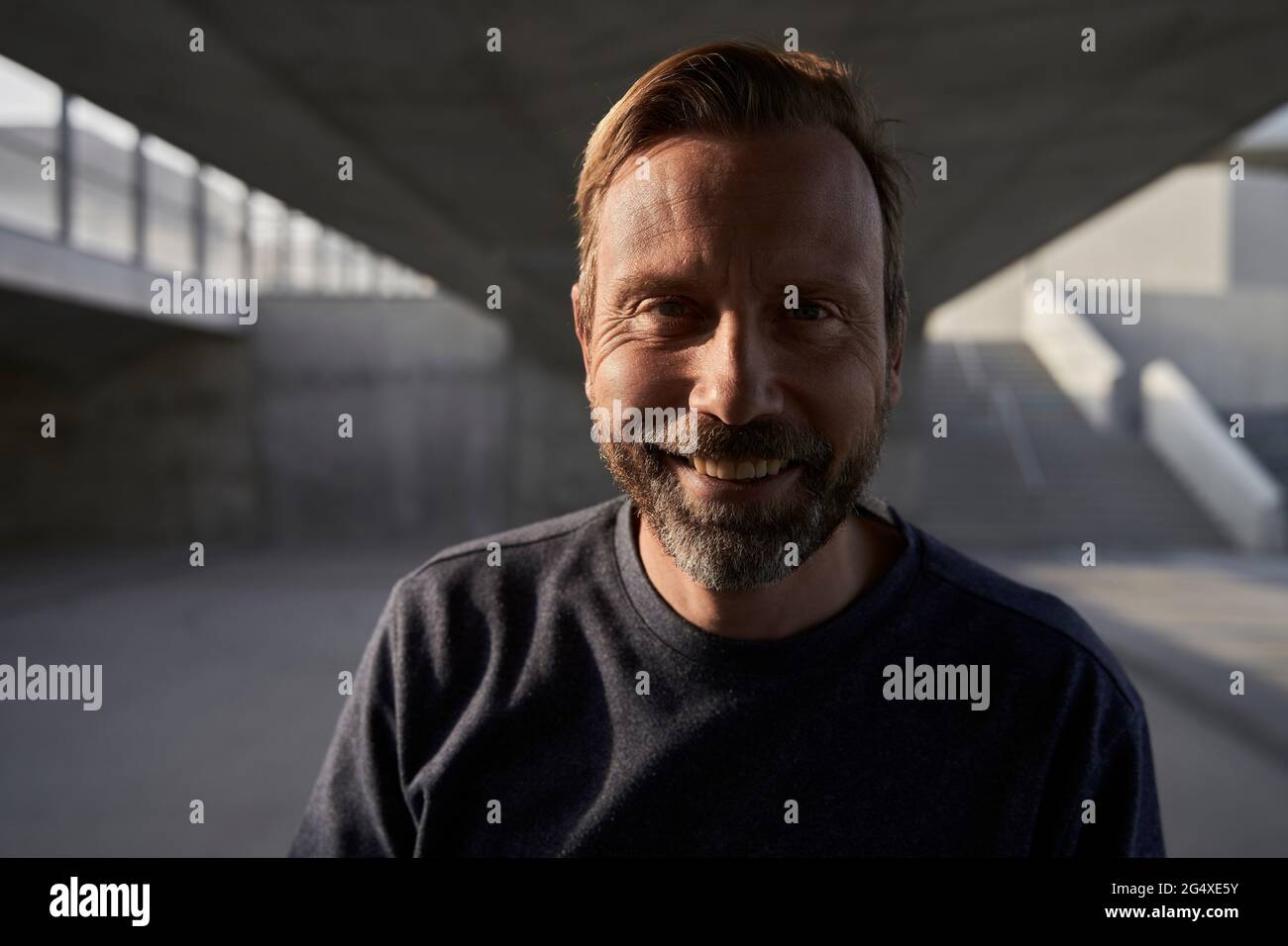 Portrait view under bridge hi-res stock photography and images - Alamy