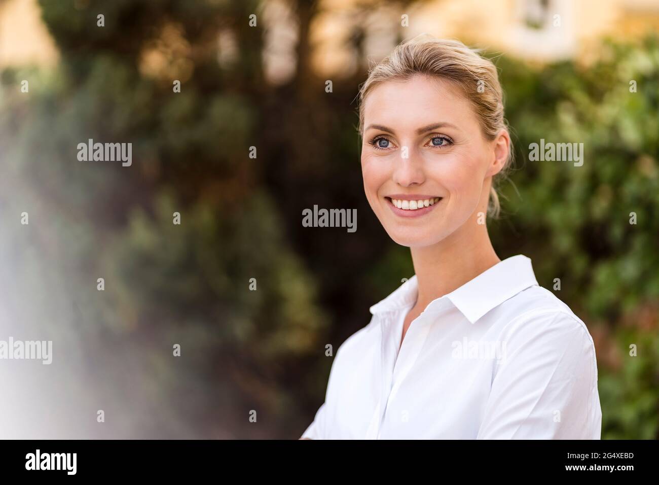 Beautiful female hair hi-res stock photography and images - Alamy