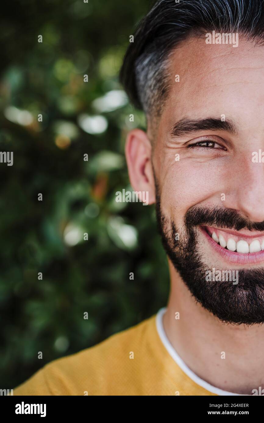 Adult male man smiling hi-res stock photography and images - Alamy