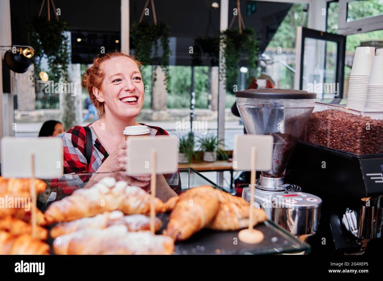 Food display counter cafe hi-res stock photography and images - Alamy