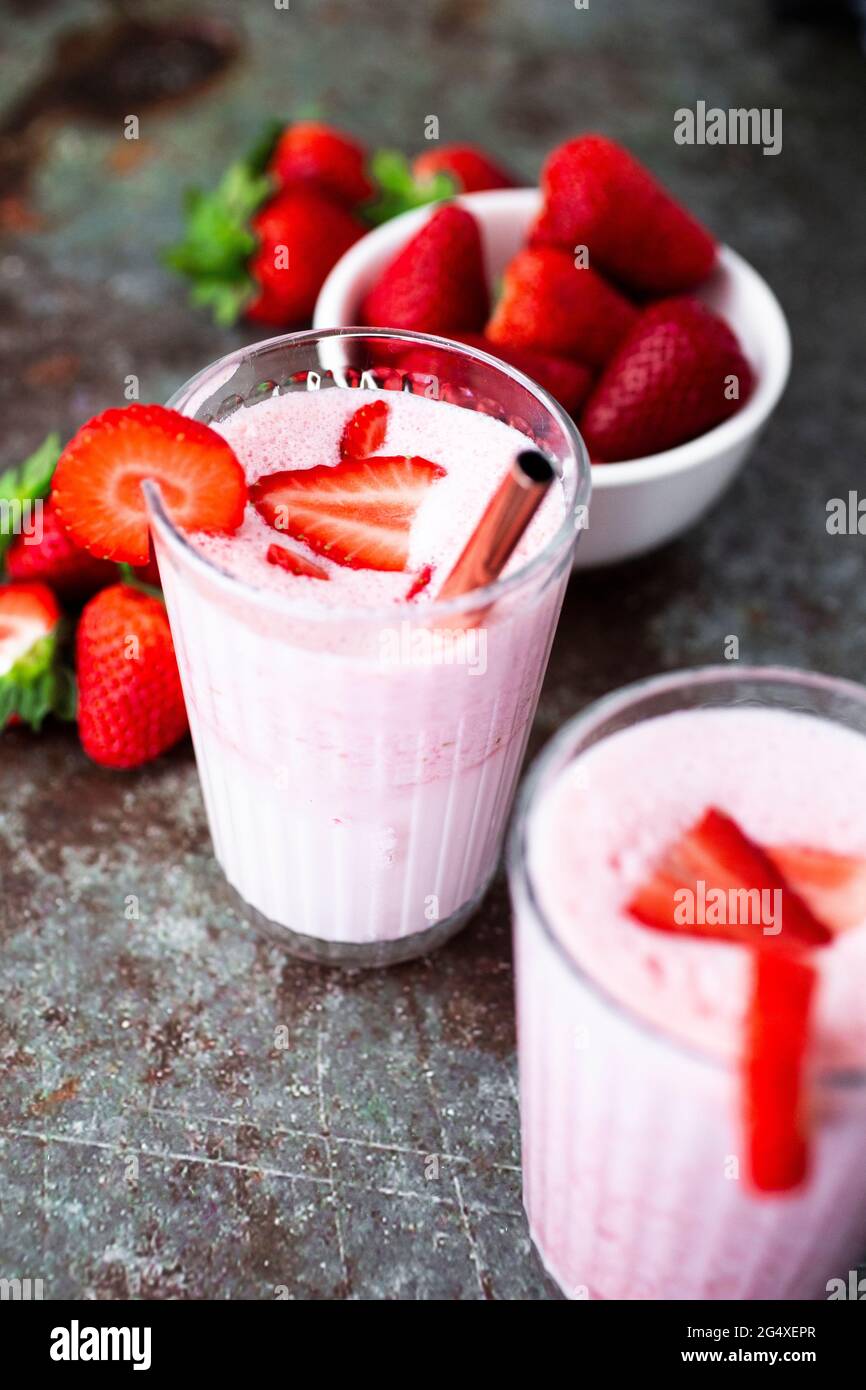 Fresh strawberries two glasses hi-res stock photography and images - Alamy