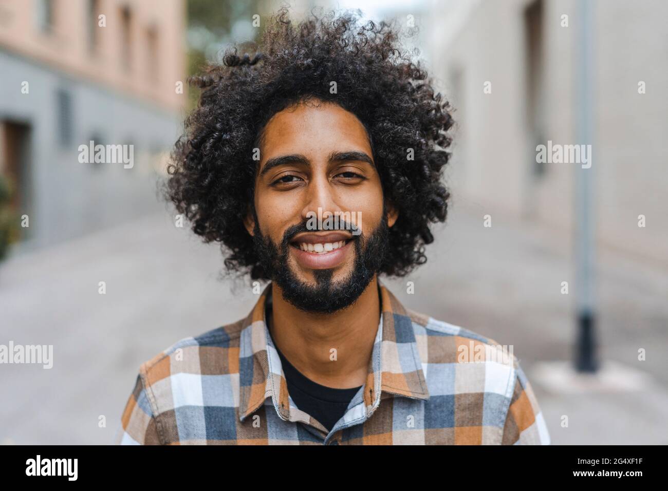 Male afro hairstyle hi-res stock photography and images - Alamy