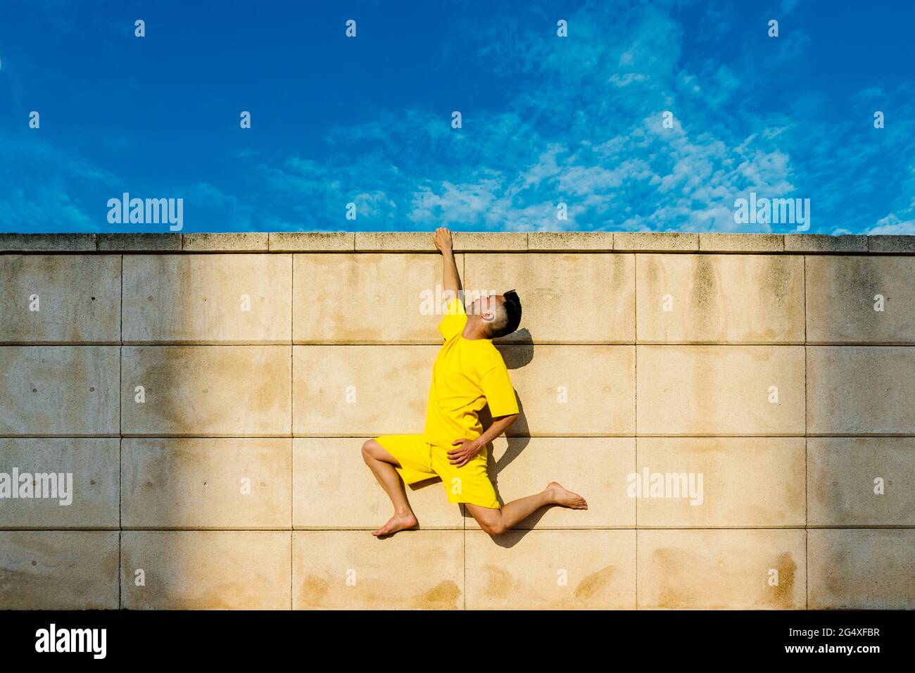 Hanging hand hi-res stock photography and images - Alamy