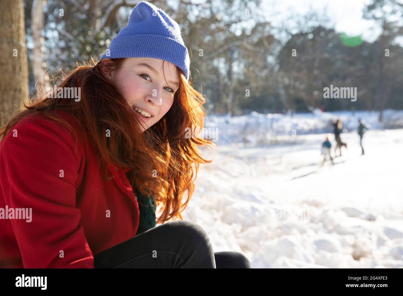 Woman hat snow hi-res stock photography and images - Alamy