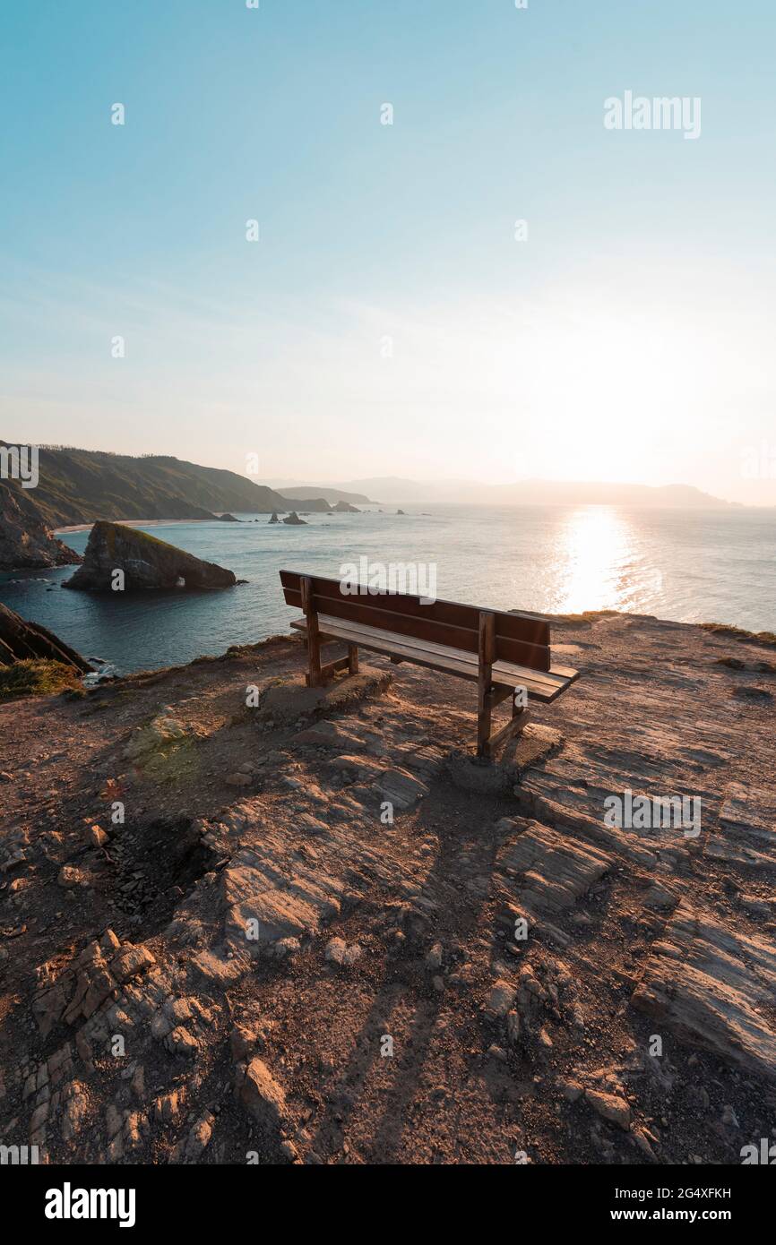 Coastal cliff hi-res stock photography and images - Alamy