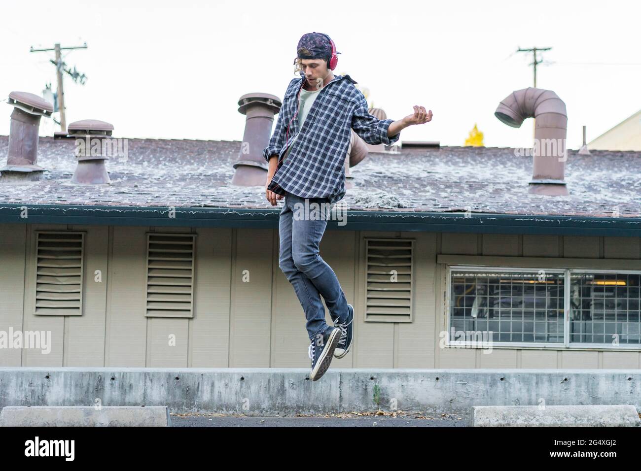 Man dancing house hi-res stock photography and images - Alamy