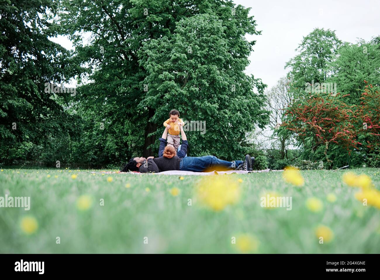 Parents son ethnic hi-res stock photography and images - Alamy