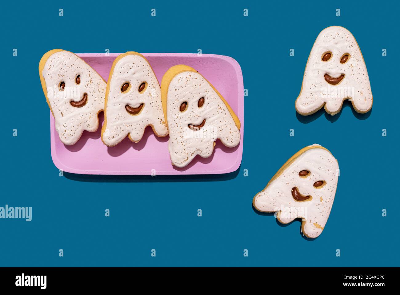 Halloween ghost biscuit hi-res stock photography and images - Alamy