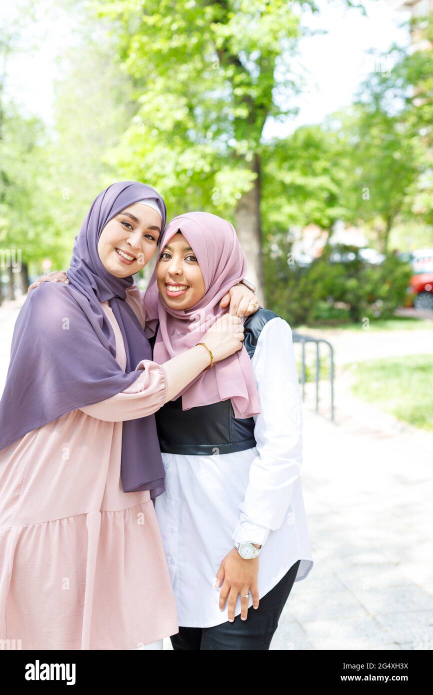 Woman hijab portrait friends hi-res stock photography and images - Alamy
