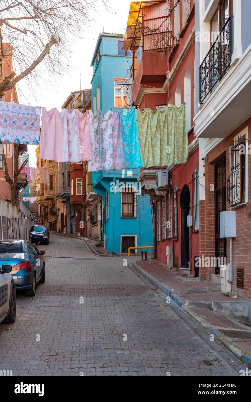 Neighborhood alley hi-res stock photography and images - Alamy