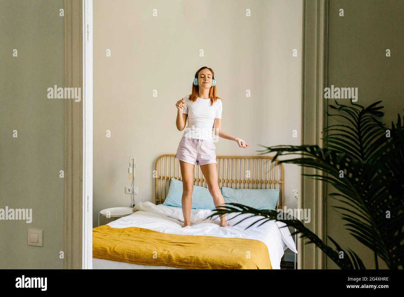 Dancing on bed hi-res stock photography and images - Alamy