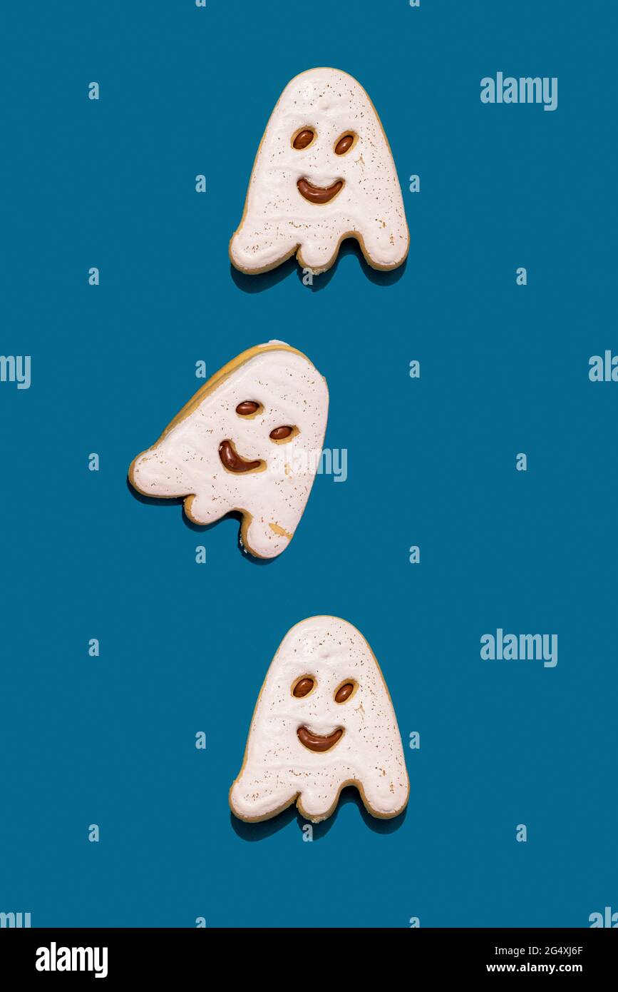 Ghost shaped cookies hi-res stock photography and images - Alamy