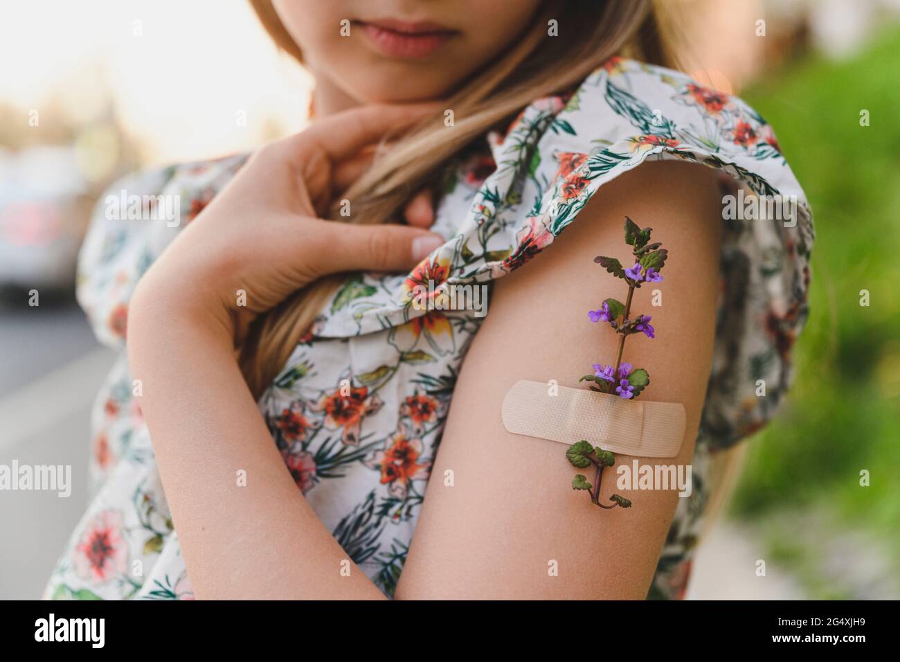 Band aid arm child hi-res stock photography and images - Alamy