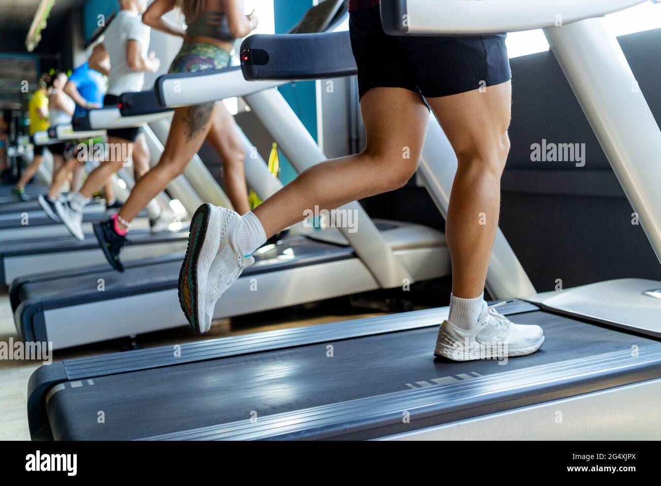 Athletes in motion hi-res stock photography and images - Alamy