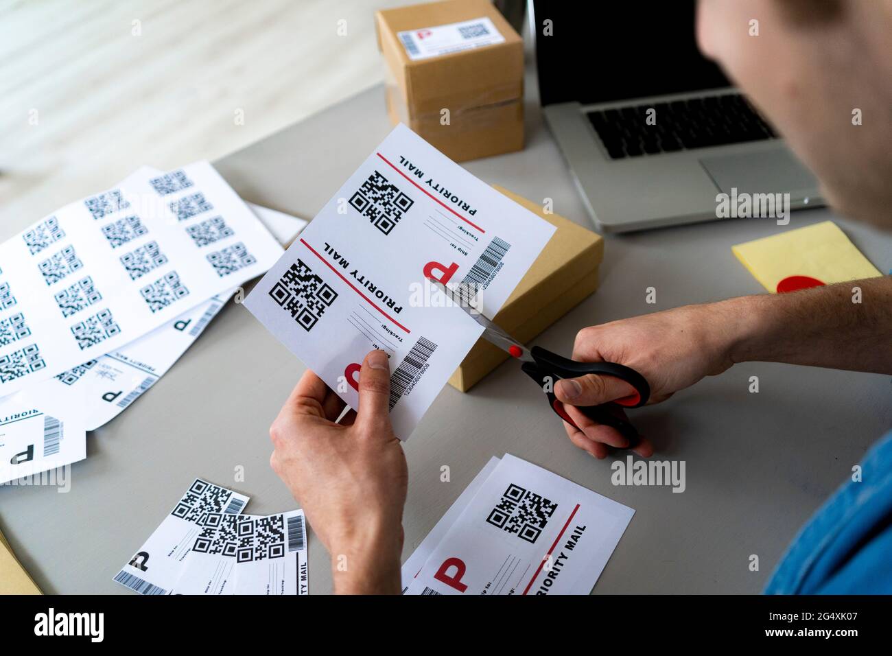 Qr label hi-res stock photography and images - Alamy