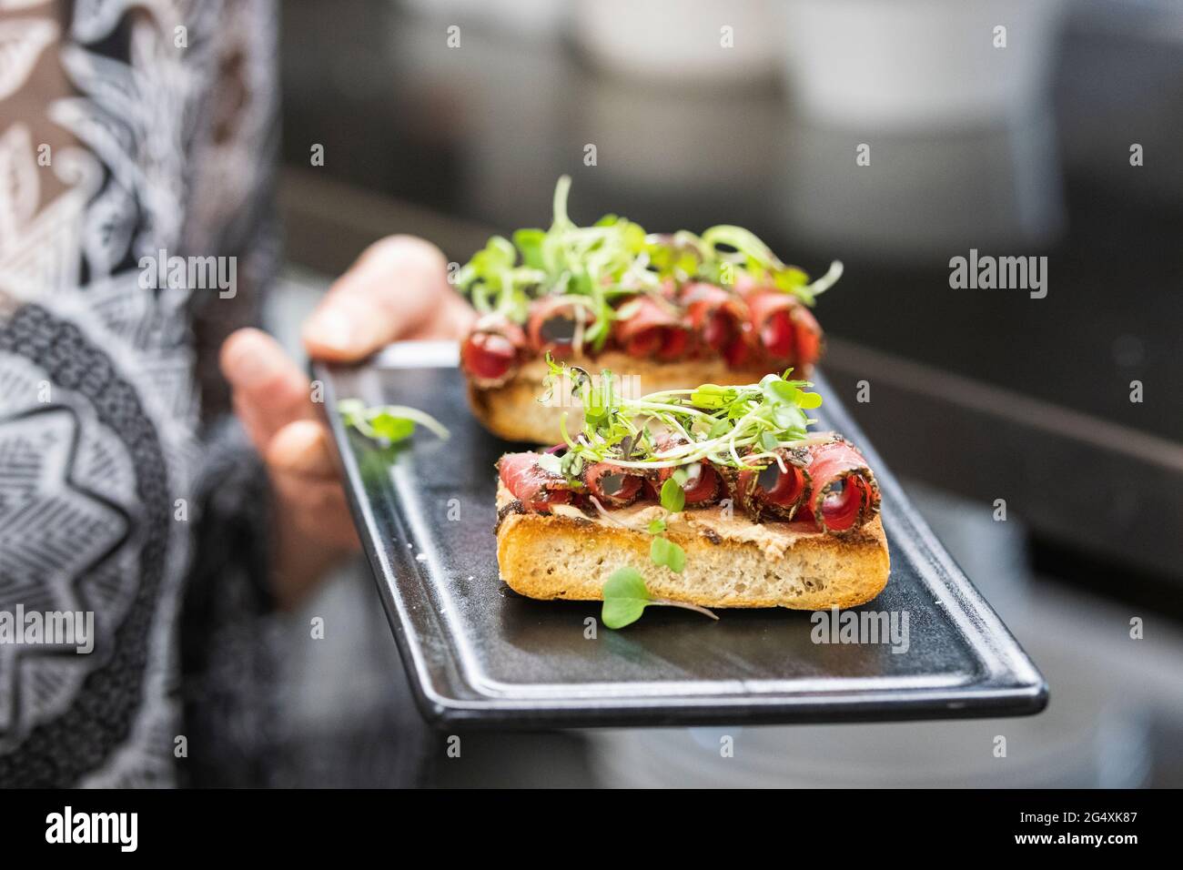 Food serving dishes hi-res stock photography and images - Alamy