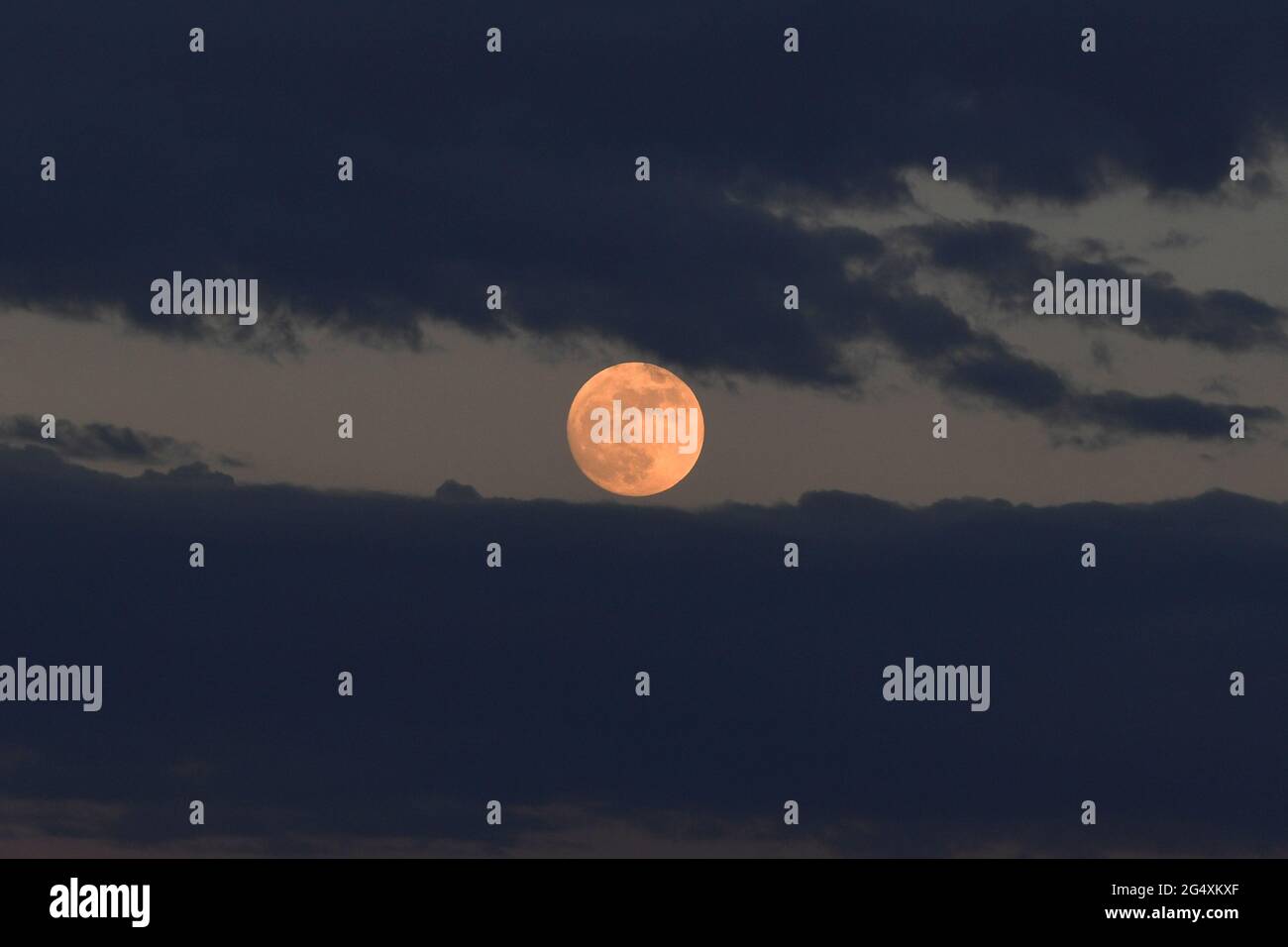 Las Vegas, Nevada, USA. 23rd June, 2021. The final supermoon of the ...