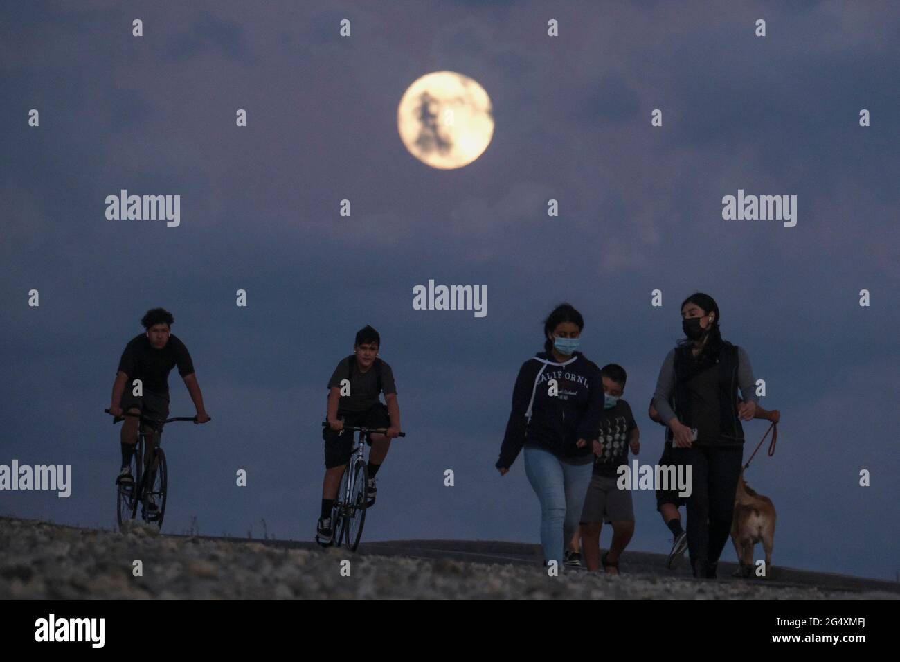 Sun and moon masks hi-res stock photography and images - Alamy