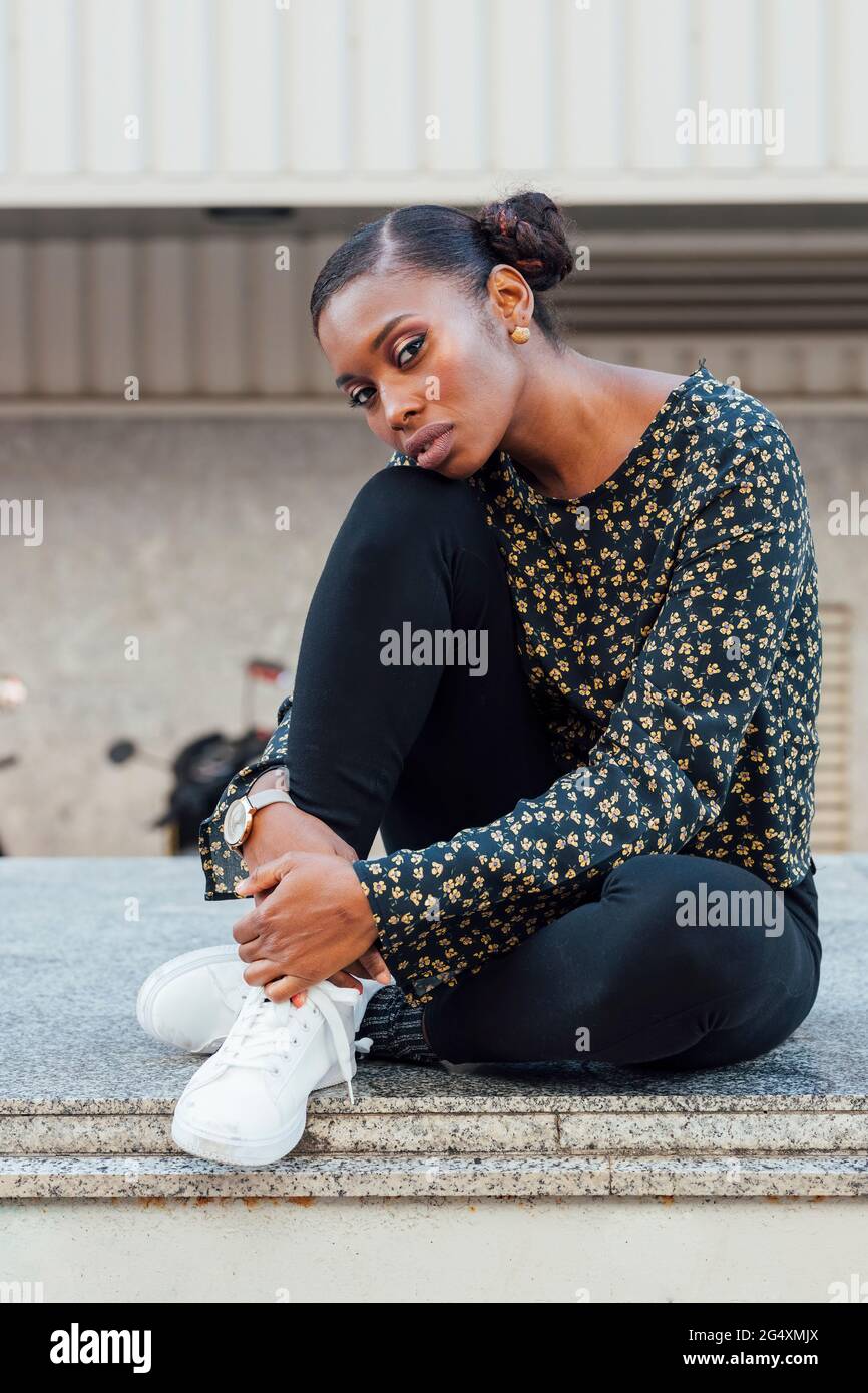 Sitting staring blank hi-res stock photography and images - Alamy