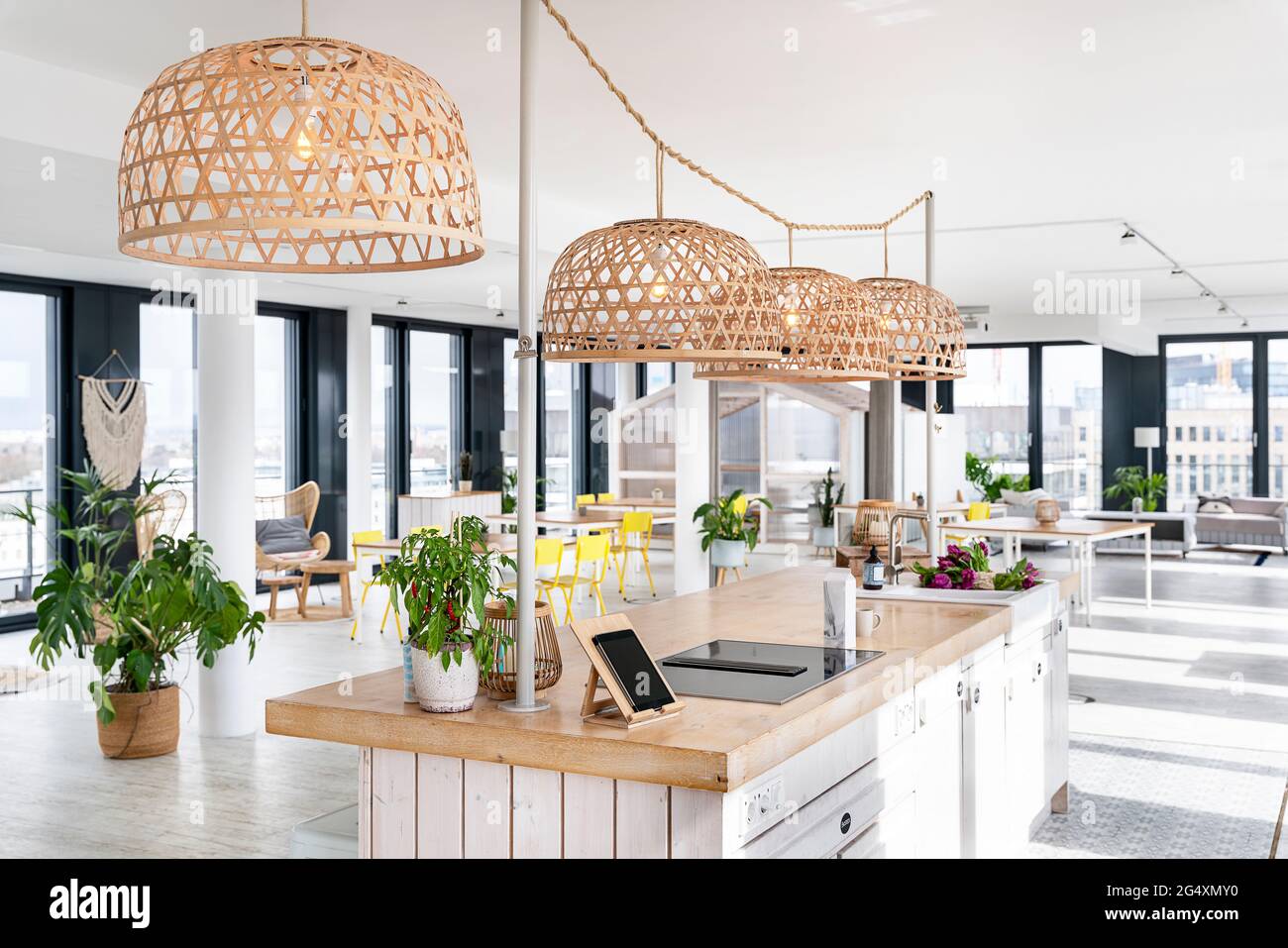 Cafeteria counter hi-res stock photography and images - Alamy