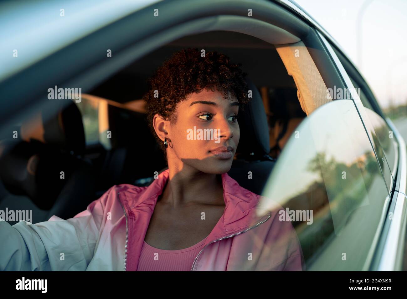 People from car window hi-res stock photography and images - Alamy