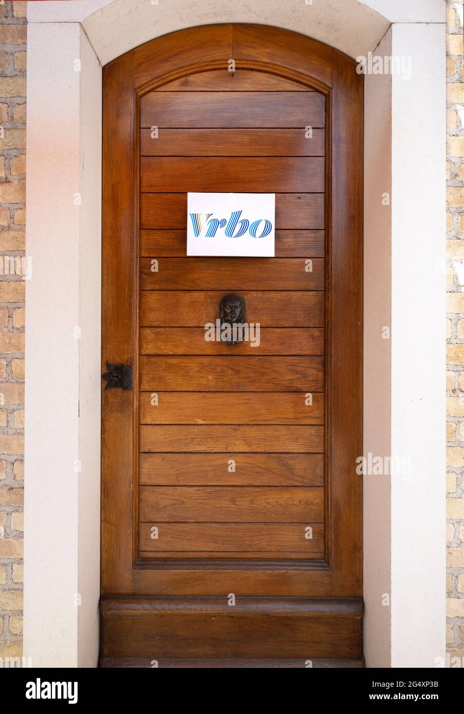 Global platform hi-res stock photography and images - Alamy