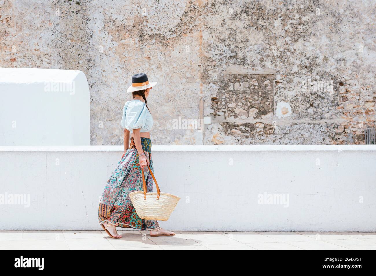 Retaining wall path hi-res stock photography and images - Alamy