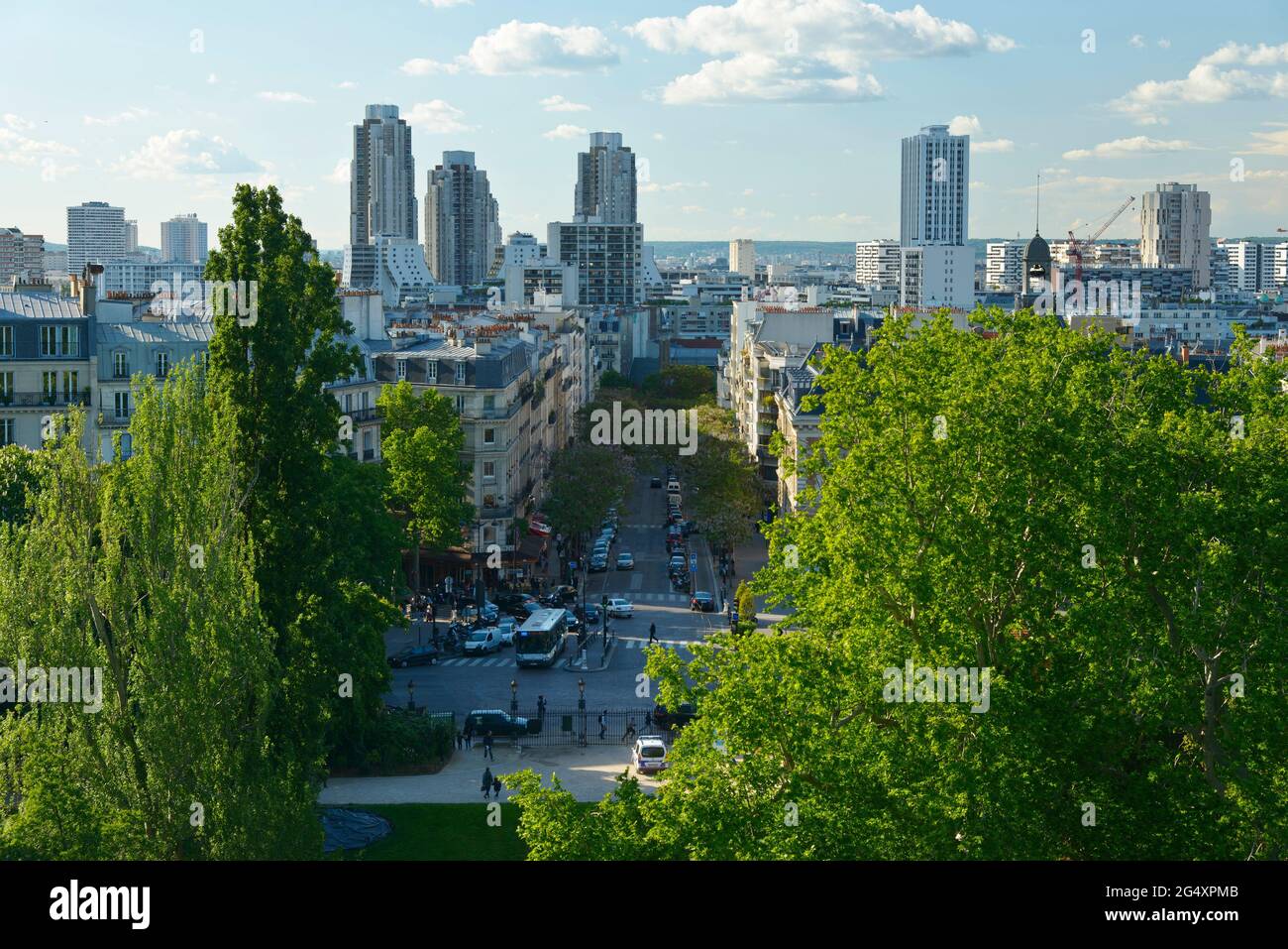 FRANCE, PARIS (75019), BUTTES-CHAUMONT PARK, AVENUE LAUMIERE AND ...