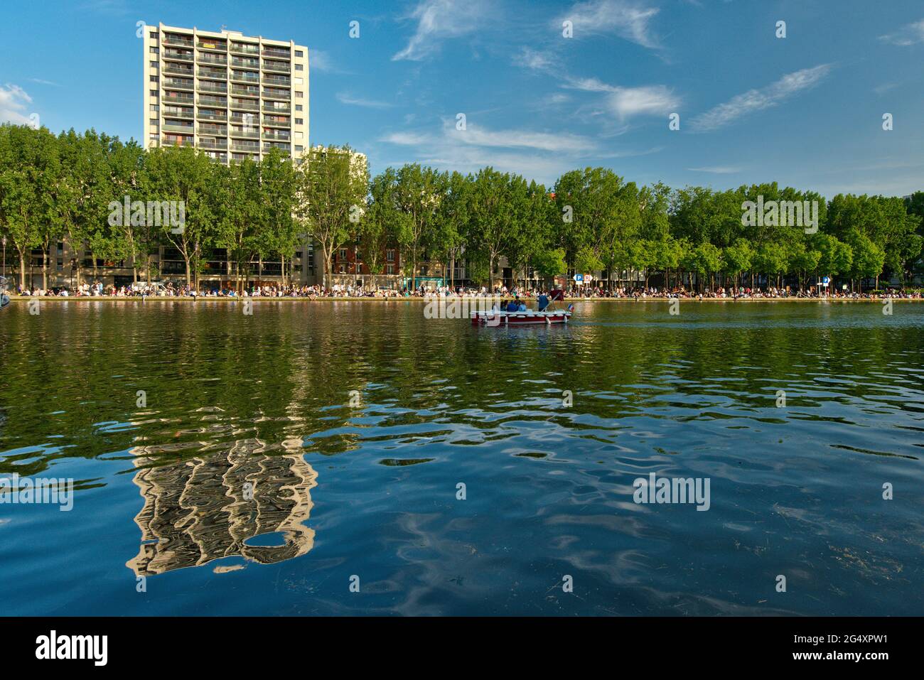 FRANCE, PARIS (75019), SEINE RIVER BANK, BASSIN DE LA VILLETTE Stock ...