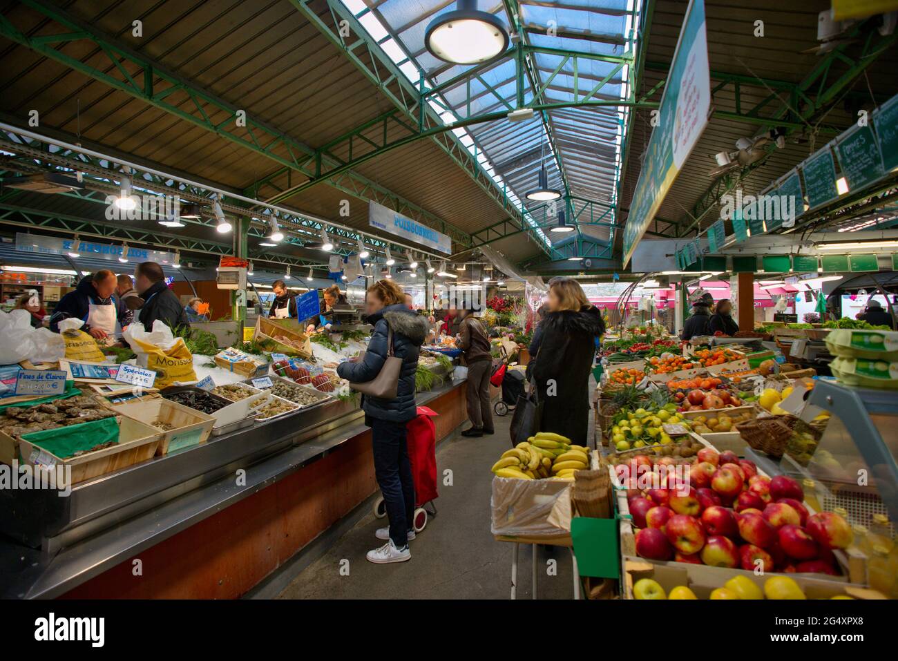 Enfants rouges hi-res stock photography and images - Alamy