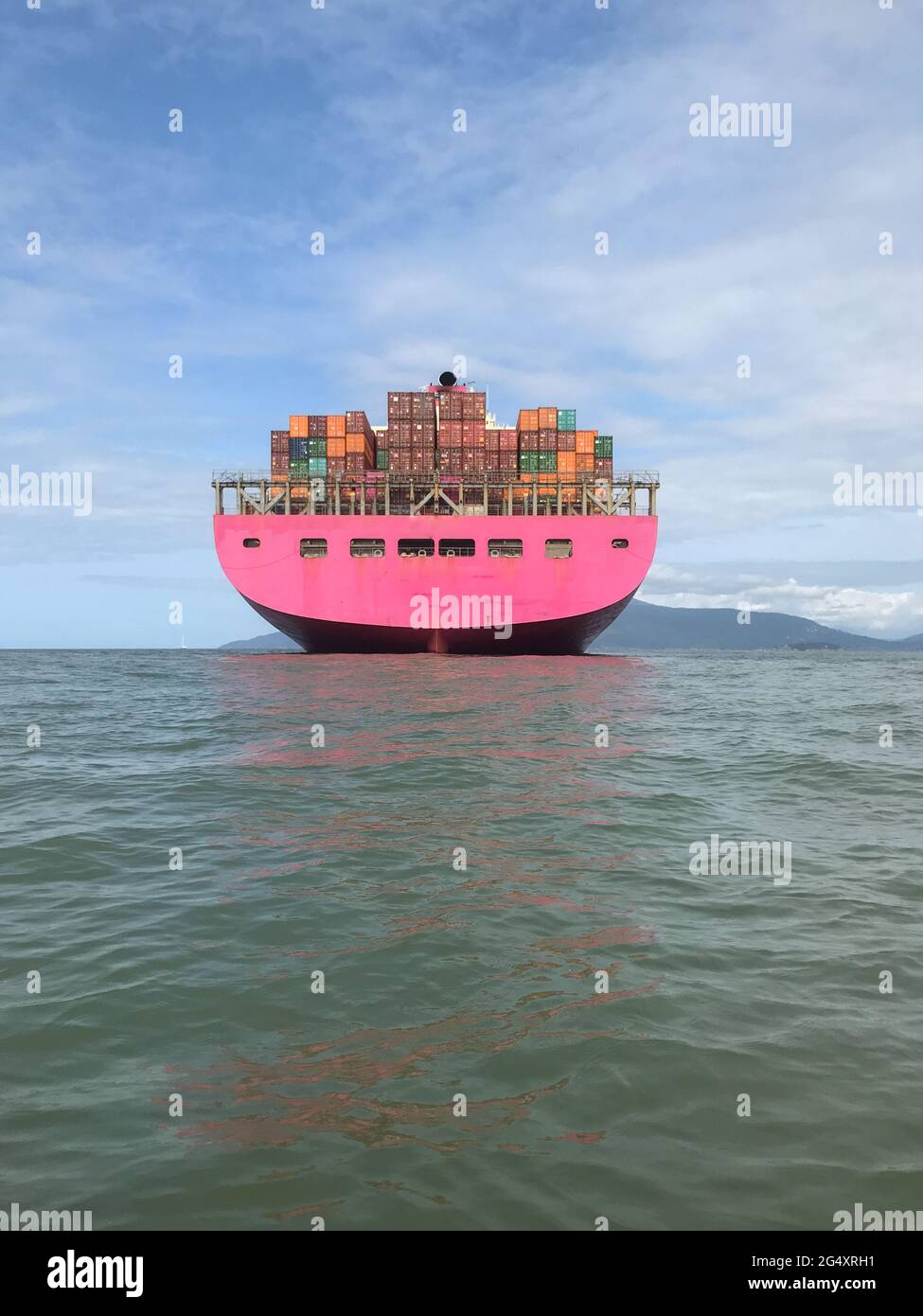 Pink container ship hi-res stock photography and images - Alamy