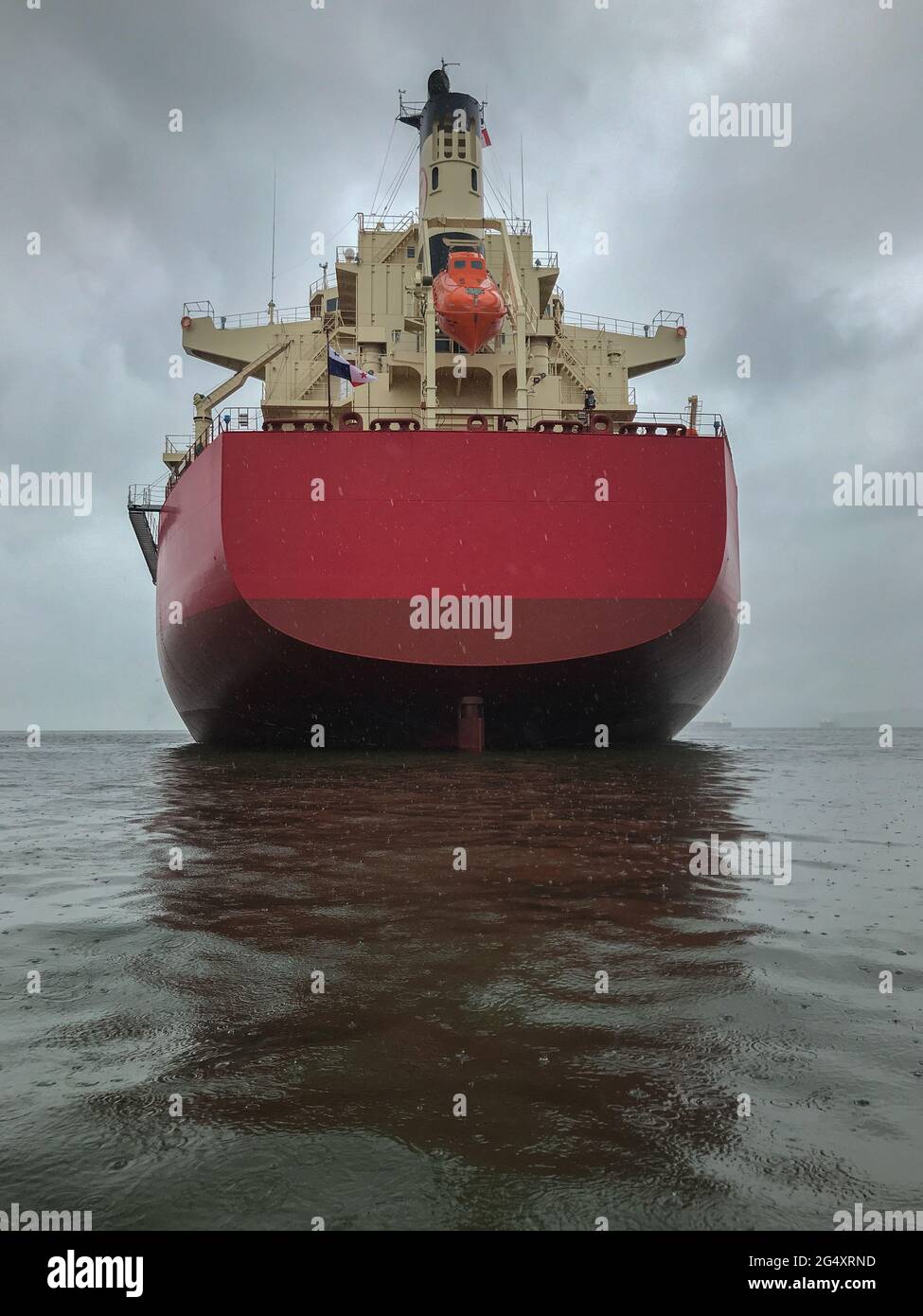 Cargo ship anchor in harbour hi-res stock photography and images - Alamy