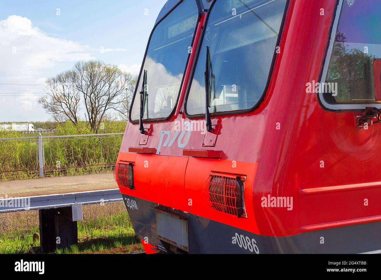 Train close hi-res stock photography and images - Alamy