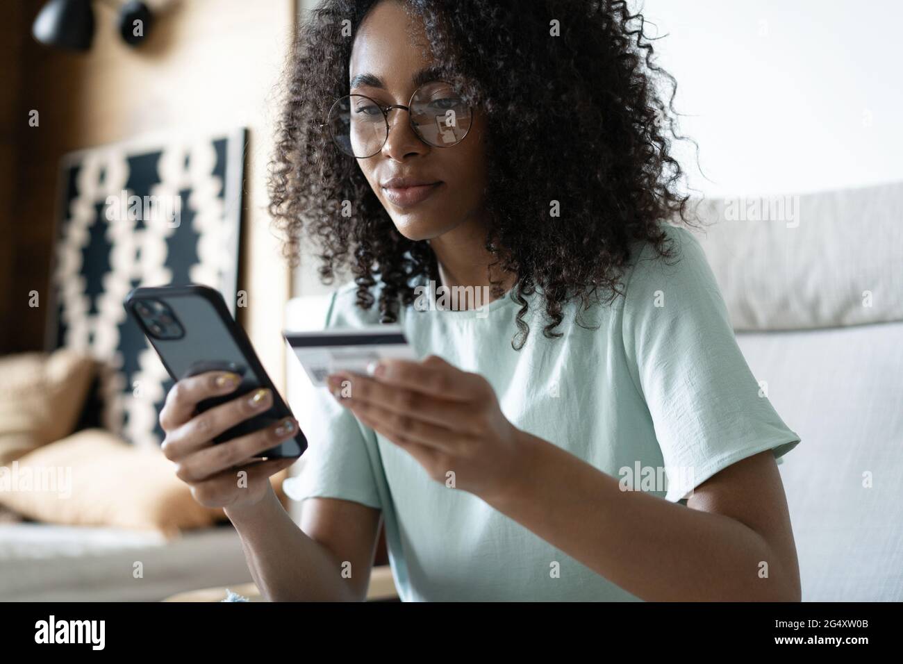 Usage of technology hi-res stock photography and images - Alamy