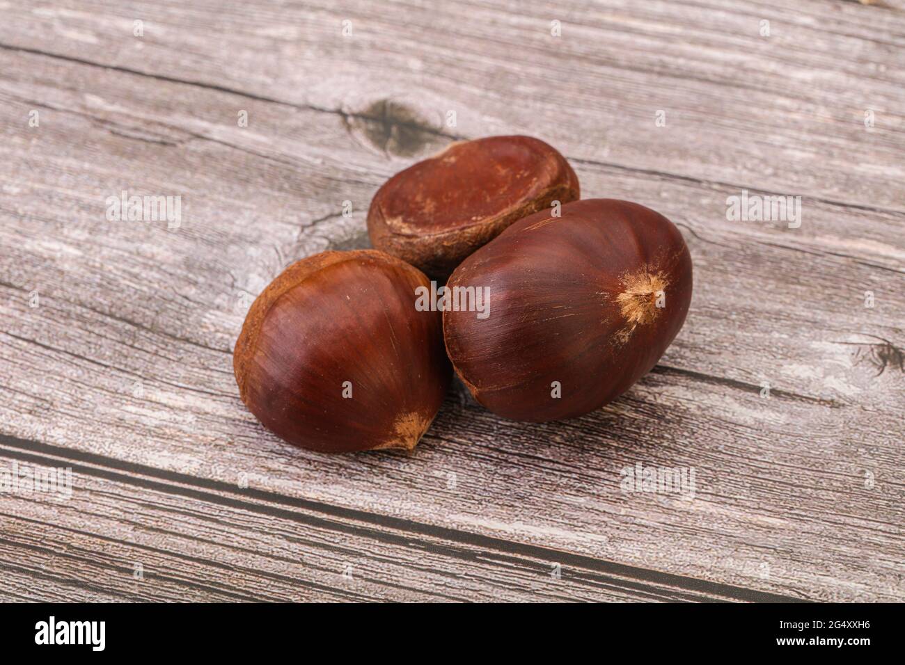 Organic natural sweet raw Chestnut heap Stock Photo - Alamy